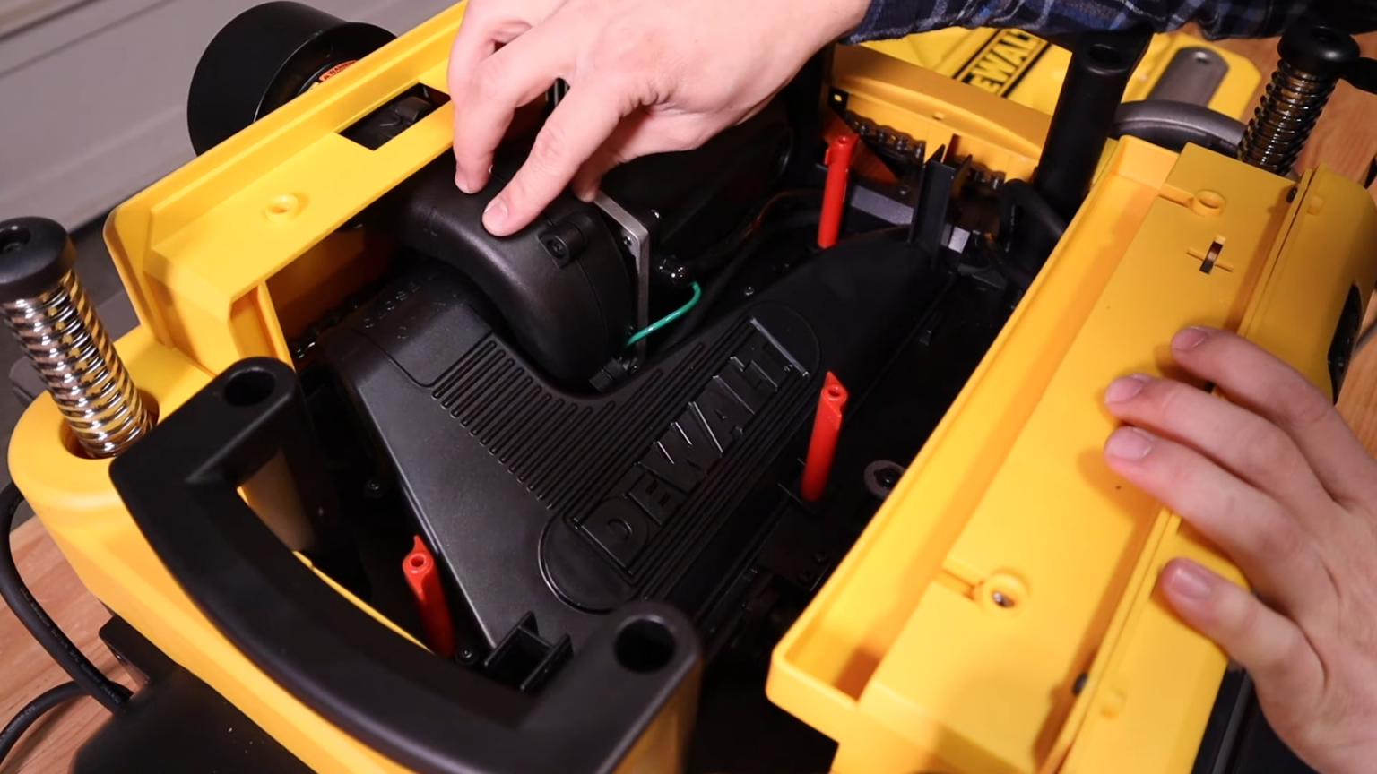 DeWalt DW735 Planer Review [Worth It??]